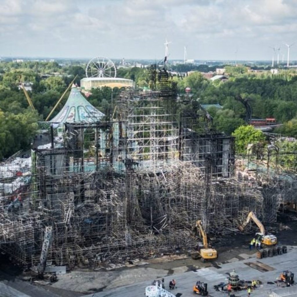 Tomorrowland Kicks Off With Spectacular New Main Stage — Fans Are Blown ...