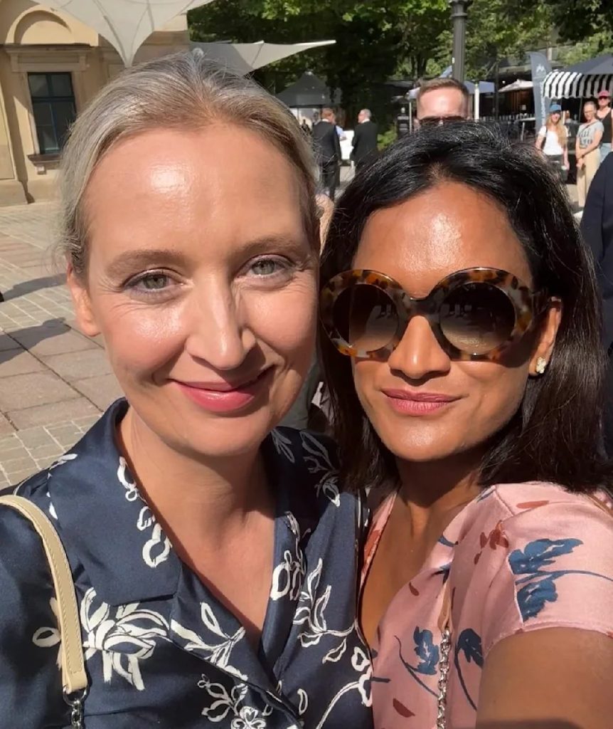 Zum Walküren-Ritt in Bayreuth: AfD-Weidel und ihr Milch-Milliardär Theo ...
